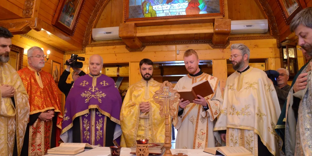 Biserica se roagă pentru persoanele afectate de incendiul de la Clubul ...